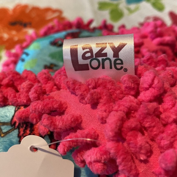 Lazy One | Shoes | Nwts Lazy One Flamingo Fuzzy Slippers | Poshmark